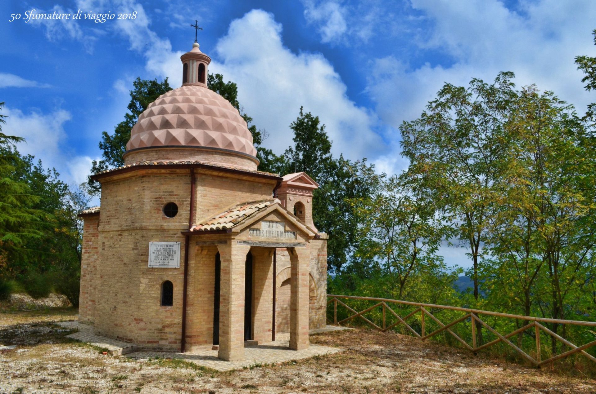 Moresco il borgo fortificato delle Marche