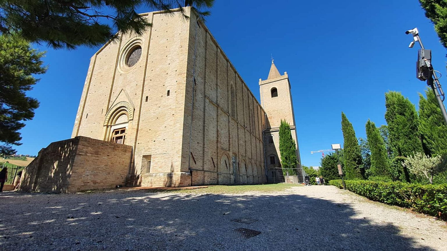 Santa Maria della Rocca la chiesa più bella di Offida nel Piceno