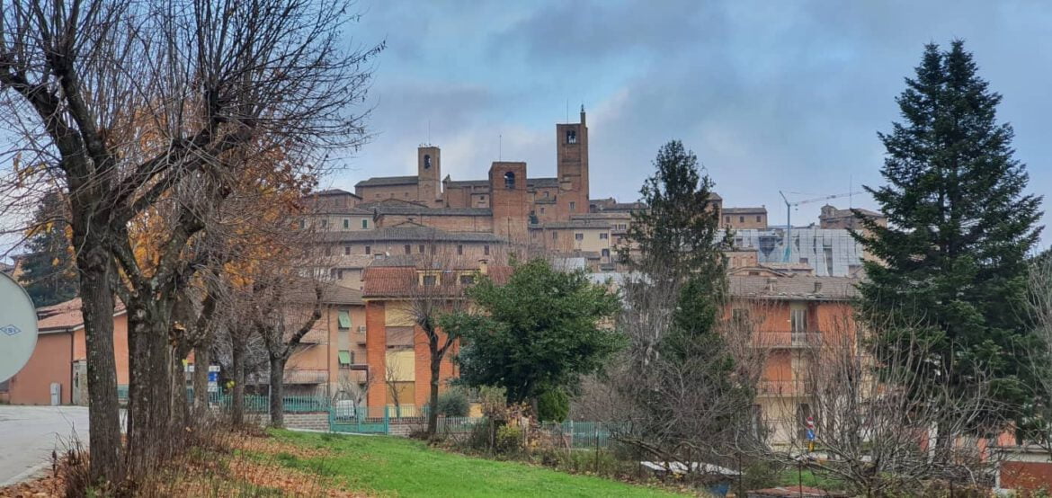Cosa vedere a Sarnano il borgo medievale ai piedi dei Sibillini