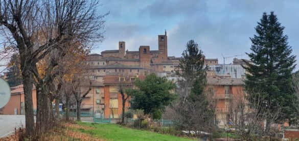 Cosa vedere a Sarnano il borgo medievale ai piedi dei Sibillini