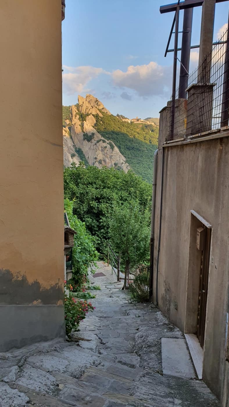 Cosa vedere a Castelmezzano il magico borgo nelle Dolomiti Lucane
