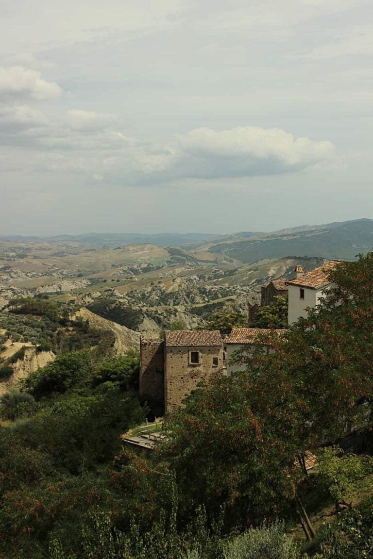 Aliano: cosa vedere nel borgo dei calanchi e Carlo Levi (Basilicata)