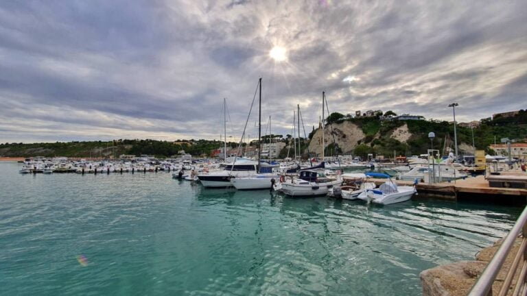 Spiagge più belle Riviera del Conero: consigli da local e mappa