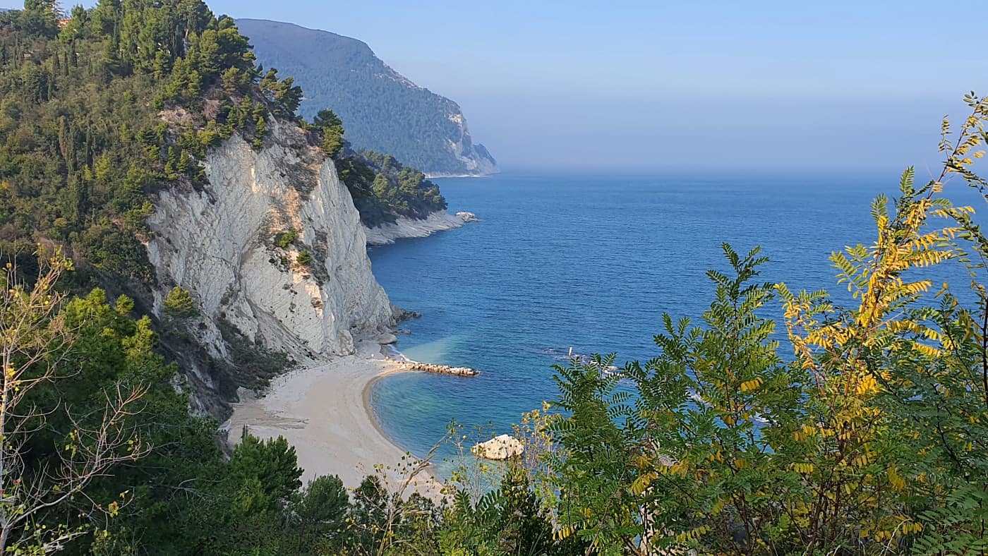 Cosa vedere a Numana: le spiagge più belle e il borgo marinaro