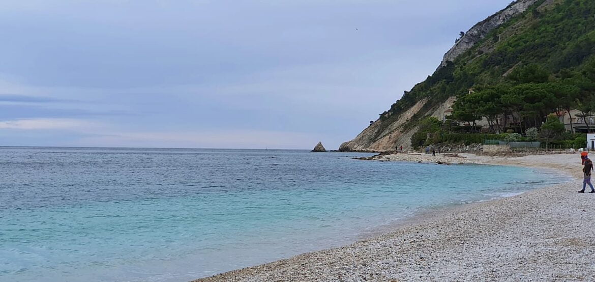 Spiagge più belle Riviera del Conero: consigli da local e mappa